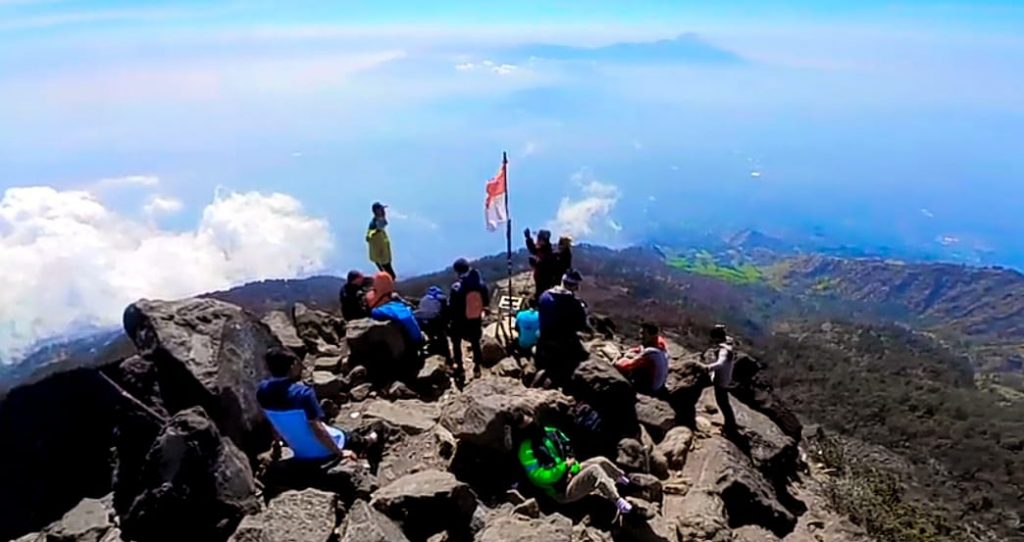 Mount Arjuno and Welirang Trekking Hiking Climbing Tour Package - MT ...